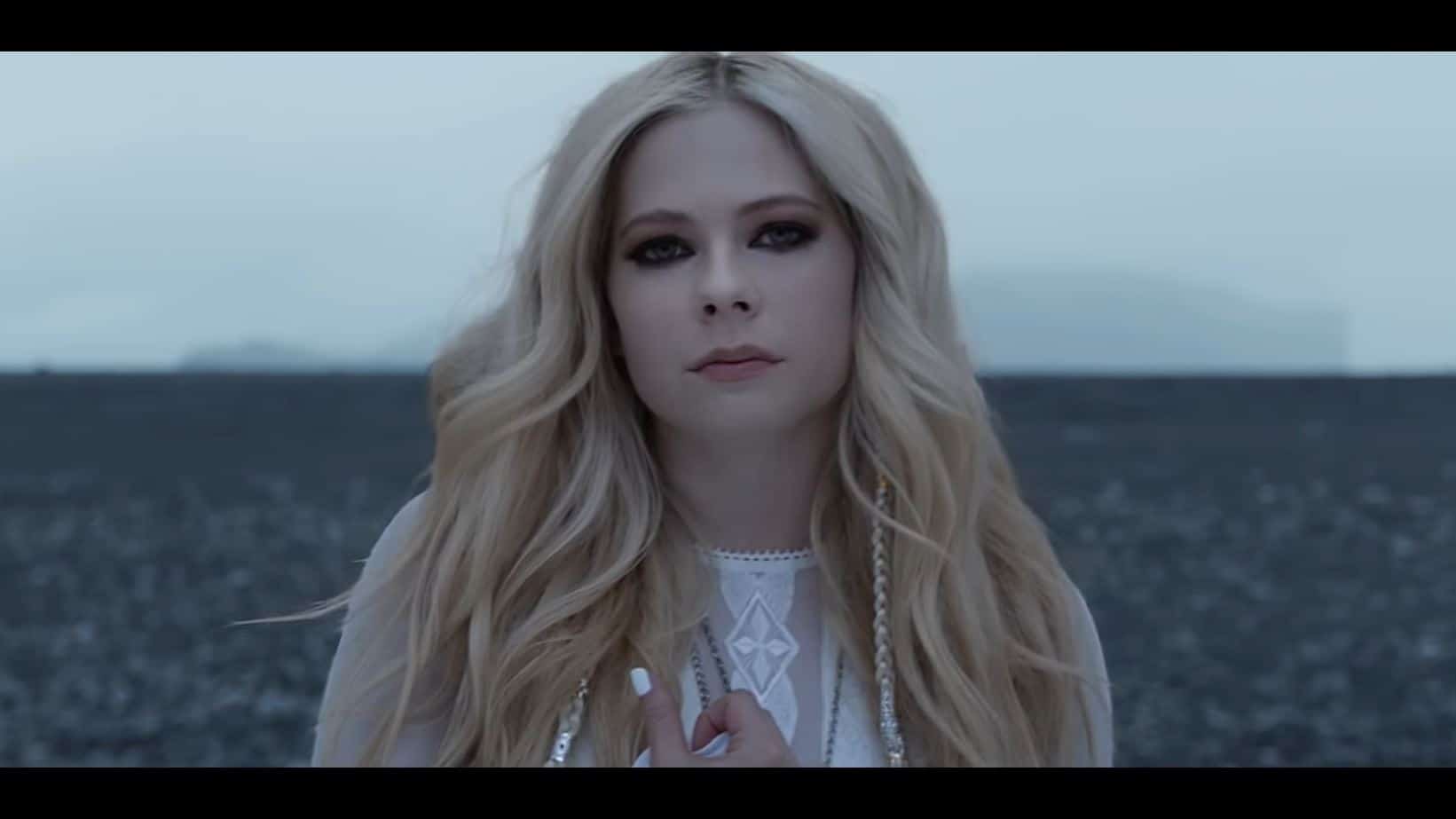 Avril Lavigne Ecco Il Nuovo Singolo Head Above Water