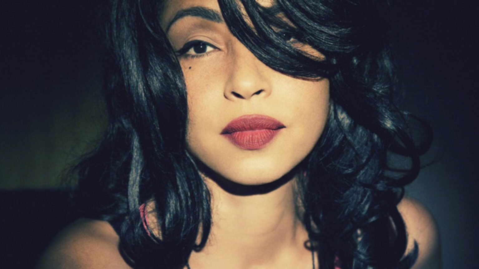 La Voce Affascinante Di Sade Sta Per Tornare Con Un Nuovo Album.